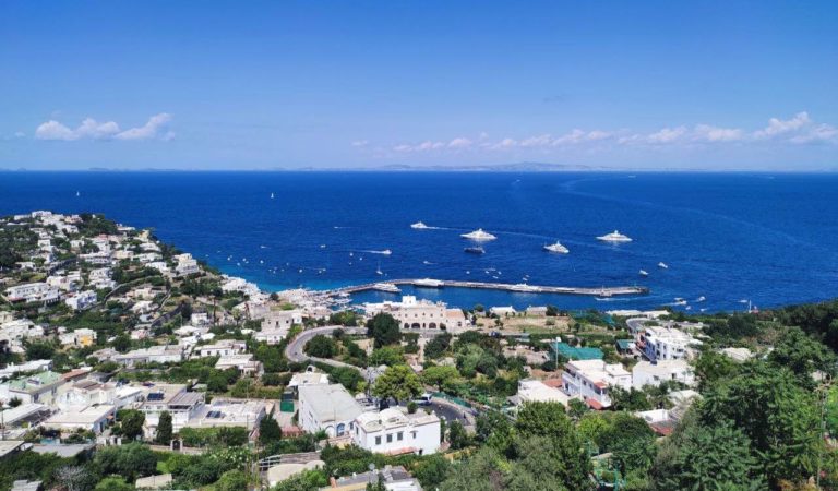 Cómo llegar a la isla de Capri ️ Organiza tu visita a Capri y Anacapri