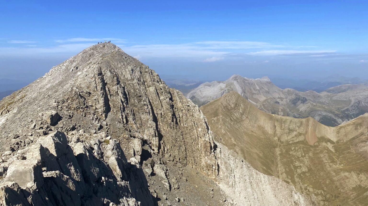 🔥 Ruta circular al Bisaurín desde el refugio de Lizara